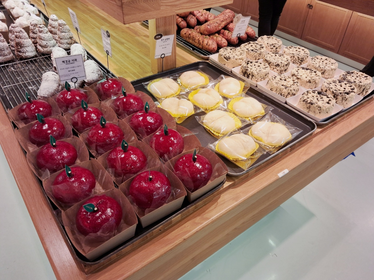 [Well-curated] Hanok bakery, sound art and old photos take you back in ...