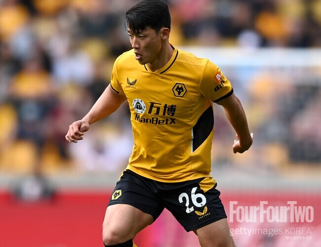 [epl.told] '여전히 벤치' 황희찬, '세밀함' 갖추면 선발 가능하다