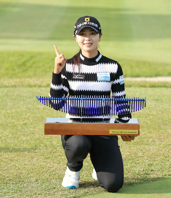 '고대하던 첫 우승' 이가영, 세계랭킹 84위로 12계단 도약 [KLPGA]