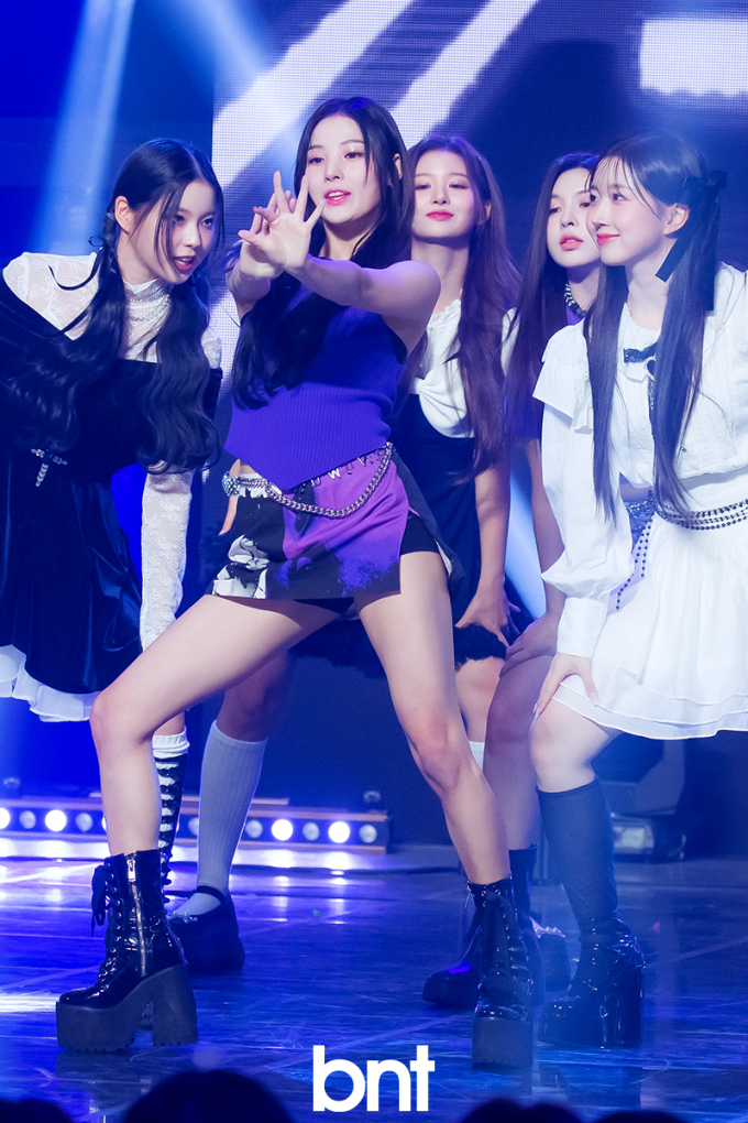 [bnt포토] '지니로 향하는 엔믹스 멤버의 시선들'