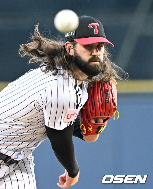 다승왕 켈리, 플레이오프 1차전 선발 출격..'키움전 ERA 21.00' 악몽 씻어낼까 [PO]