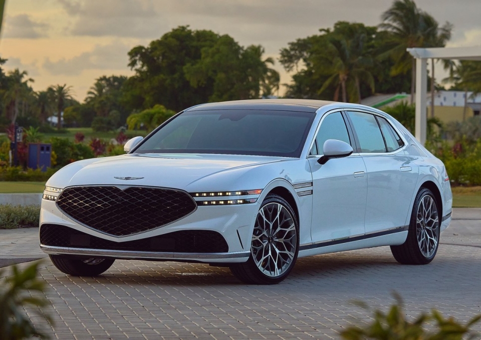 스스로 운전하는 제네시스 G90, 자율주행 최고속도 80km/h까지 올린다? | 모터그래프