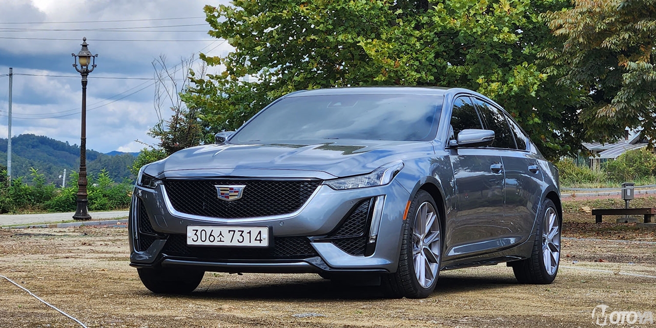 자기 주장 확실한 스포티 준대형 세단 - 캐딜락 CT5 시승기