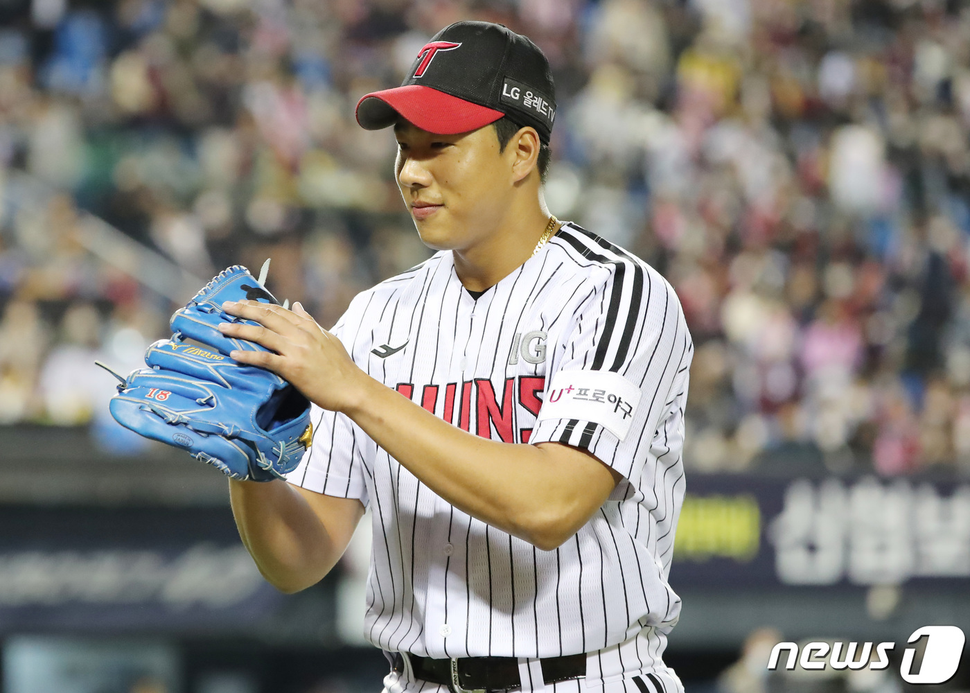 [PO2] 정규시즌 때 약했는데..LG 정우영, 가을야구서 푸이그 저격수