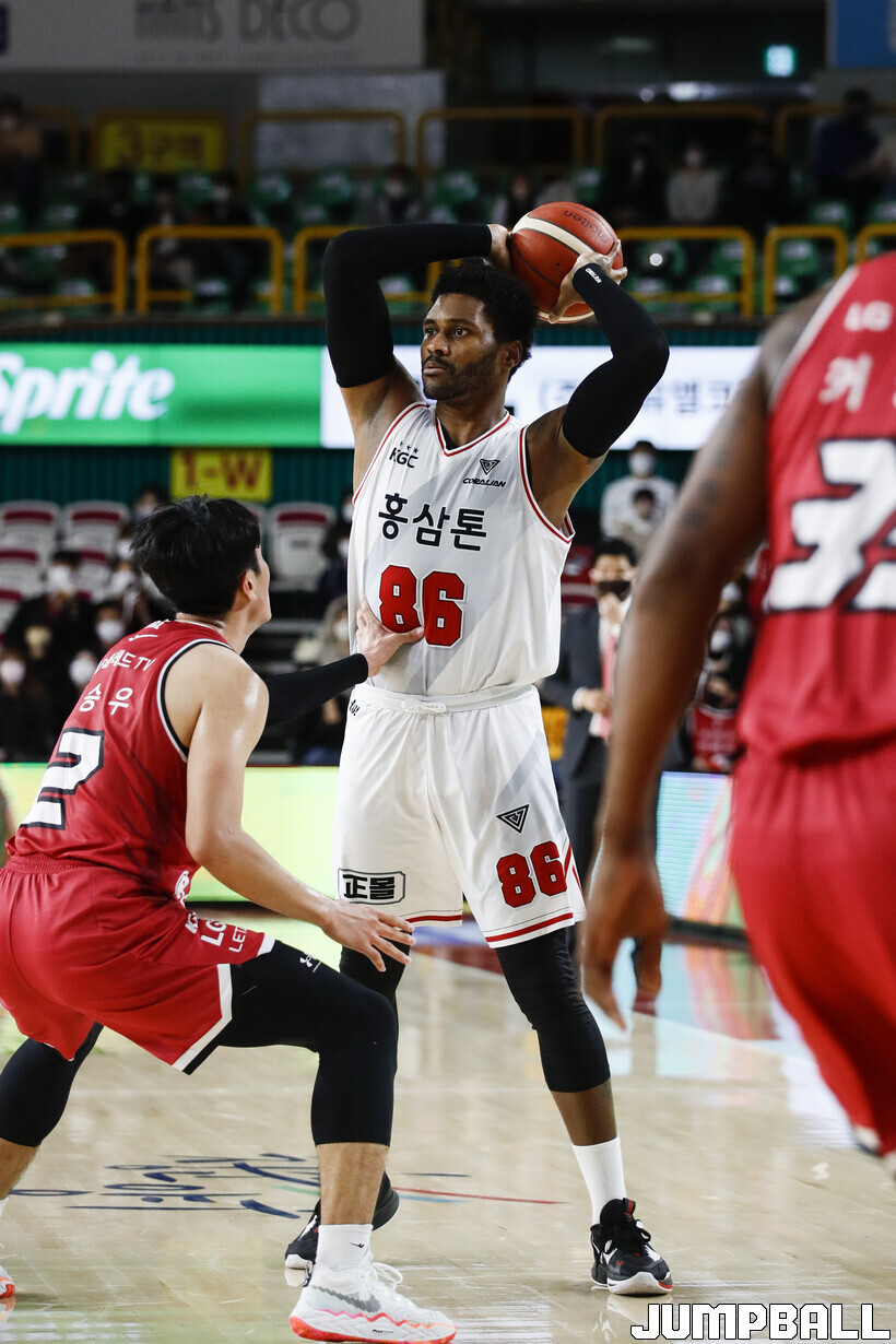 ‘뒷심은 나의 것’ KGC, 속공 앞세운 LG에 역전극