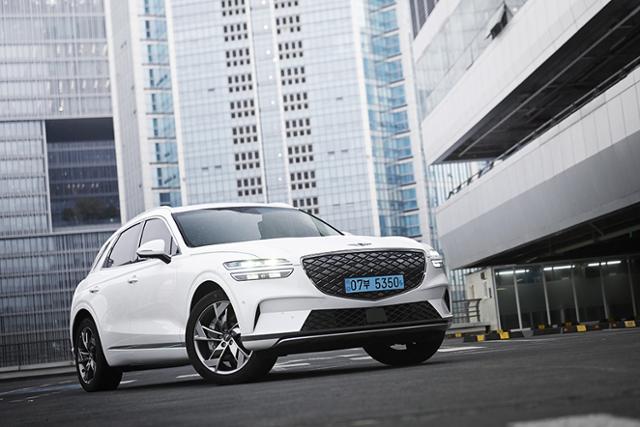 [시승기] 제네시스의 매력을 그대로 담아낸 전동화 전환 – 제네시스 GV70 EV