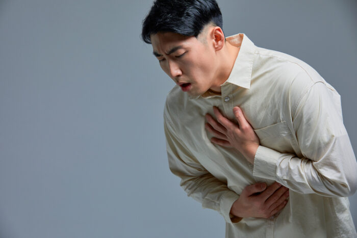 ‘에취 재채기 한 번에 허리 ‘삐끗 왜