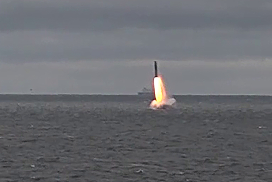 러 핵잠수함, SLBM 시험발사 성공…"목표물 정확히 타격"