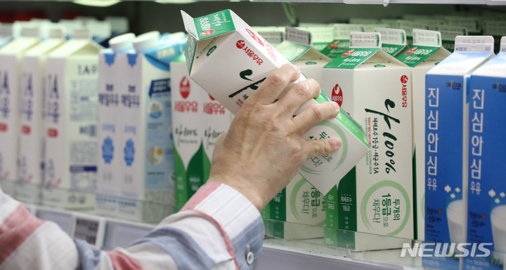 우유 1ℓ 3000원 돌파 농식품부 인상폭 크지 않을 것…자제 요청 종합
