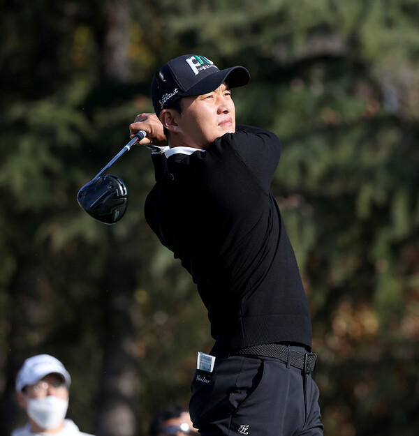 김영수, 골프인생 최고의 한 해…제네시스 대상·상금왕까지 바라봐 [KPGA LG시그니처]