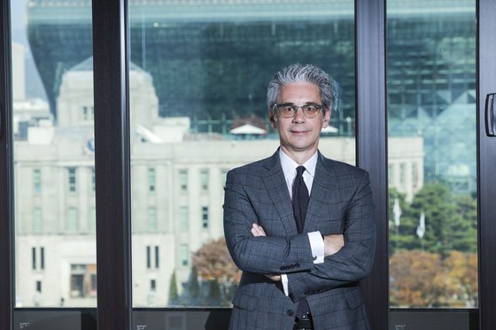 "매우 뛰어난 이건희컬렉션, 스미스소니언에서 전시하고파"