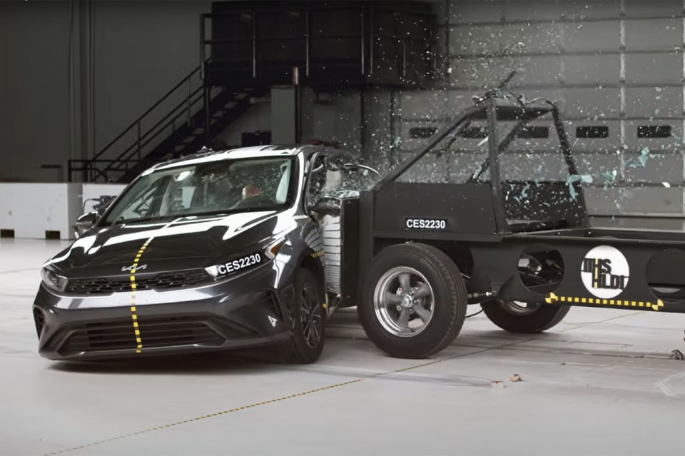 '기아 K3 열등' IIHS 평가 당혹스러운 결과, 예상보다 심각한 소형차 충돌 안전성