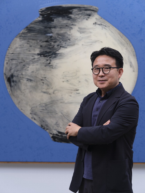 넉넉하고 조화로운 달항아리서 예술 화두 찾았다