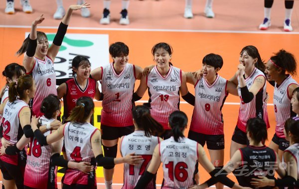 KGC인삼공사, GS칼텍스 꺾고 4위로 껑충 [V리그]