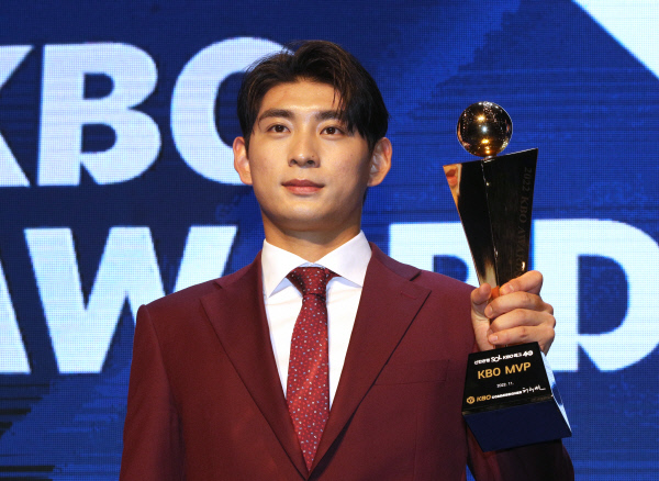 MVP 이정후 등 평균나이 26.1세…가속화하는 KBO리그 세대교체