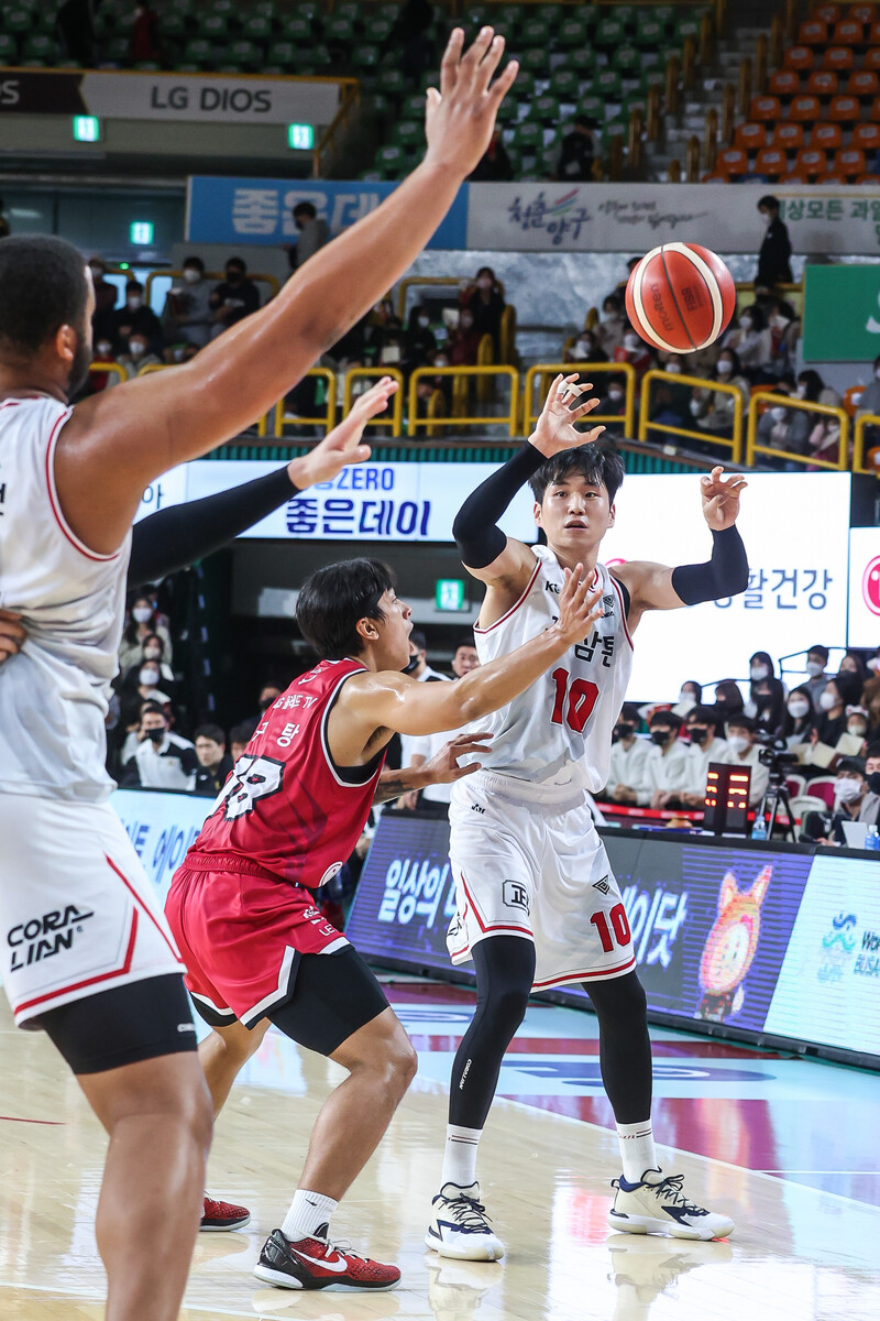 [오늘의 주역] KGC 문성곤이 뽑은 승인, ‘스펠맨의 수비’