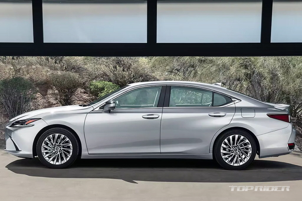 렉서스 ES 300h 2023년형 살펴보니, 후방 카메라 화질까지 개선 | 탑라이더