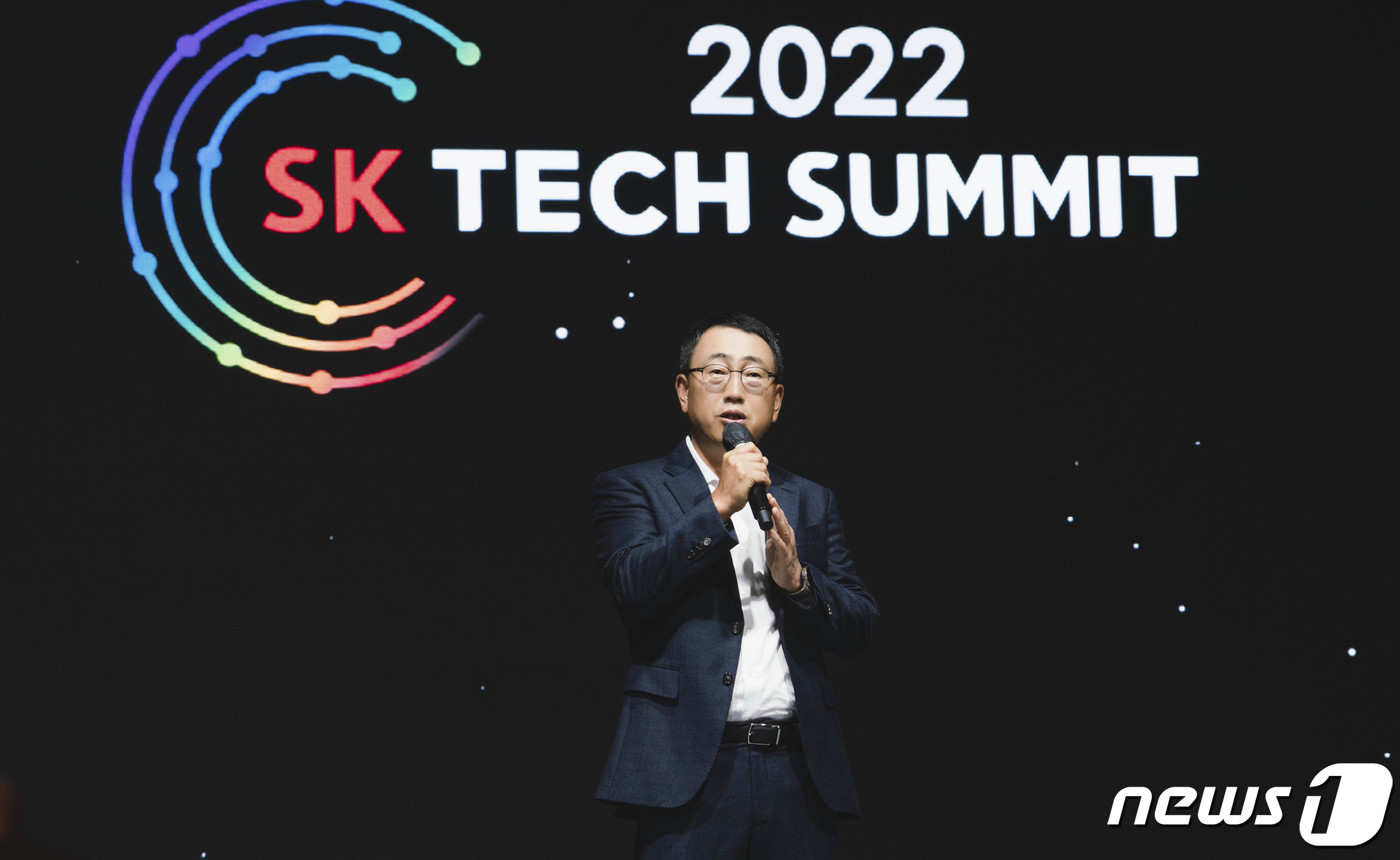 [속보] SKT-SKB, 유영상 CEO 겸직