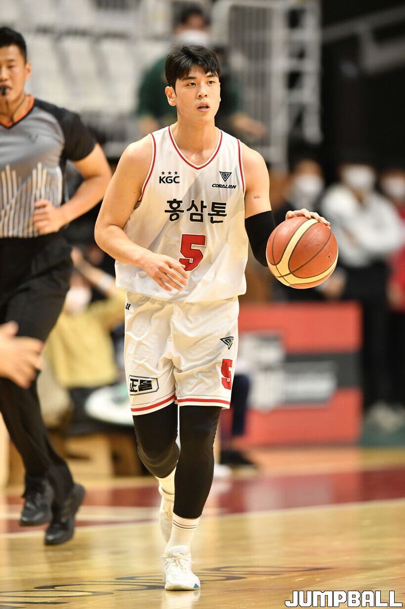 4쿼터 집중력 발휘한 KGC, KT전 승리로 시즌 14승 챙기다