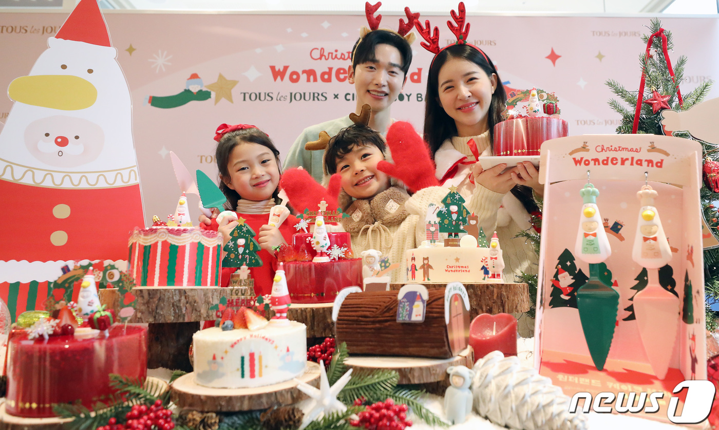 뚜레쥬르, 크리스마스 굿즈 '원더랜드 케이크 서버' 출시