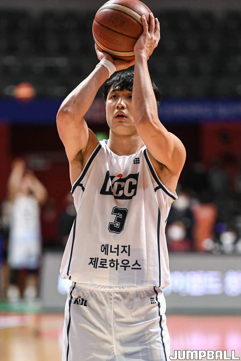 '역시 허웅!' 23P 8A, KCC 시즌 첫 연승 이끌다