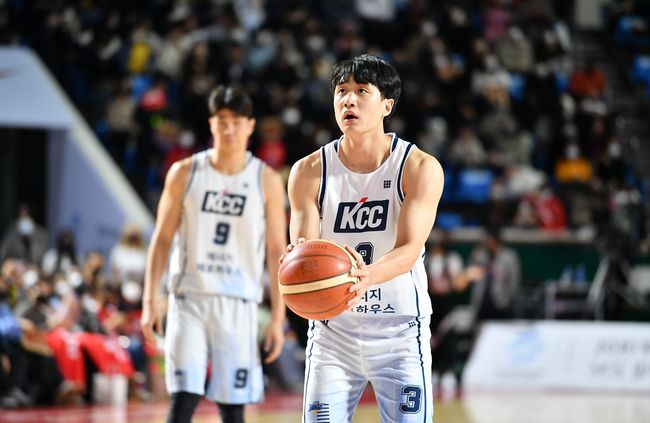 '대화 & 소통' KCC, '중꺾마'로 만든 허웅 쐐기포 [오!쎈잠실]