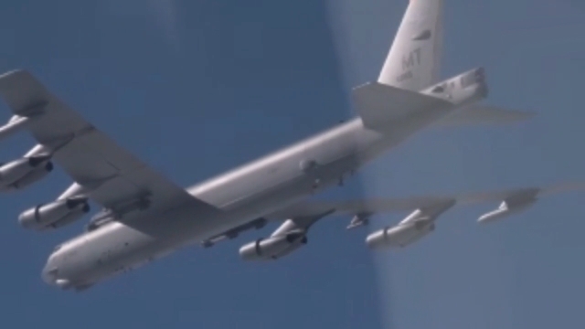 [영상] 미 전략자산 B-52H·F-22 동시 출격…한미 연합공중훈련 실시