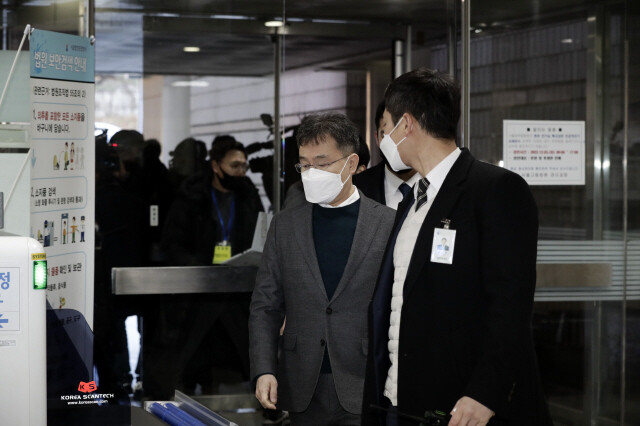 김만배, ‘4주 진단서’ 제출…대장동 재판 내년 1월 중순 열릴듯