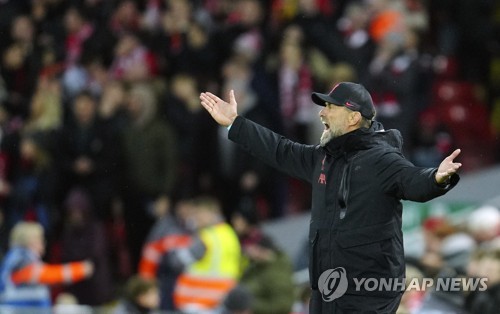 "전자레인지와 대화하는 기분" 클롭, 억울한 판정에 불만 폭발