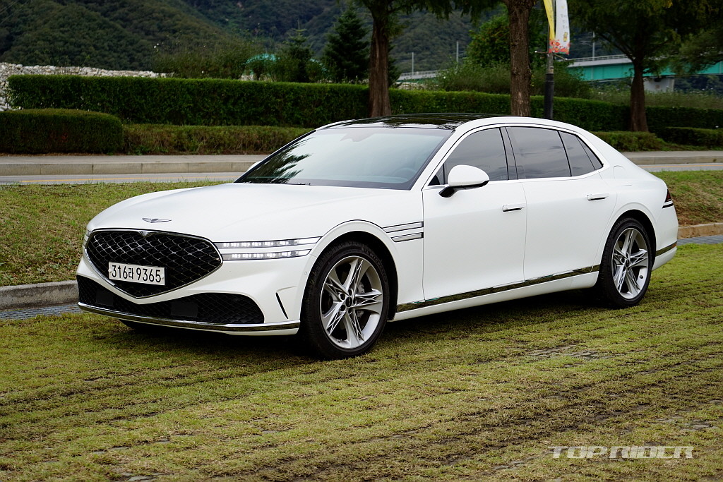 [시승기] 제네시스 G90, 여전히 성장하는 한국형 플래그십 | 탑라이더