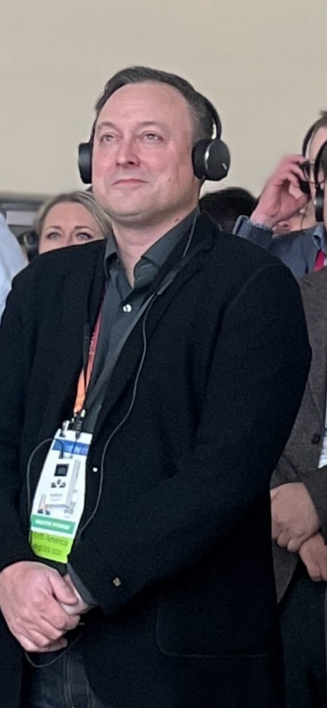 [CES 2023]삼성 부스 먼저 찾은 베스트바이 회장…한종희 "설렌다"