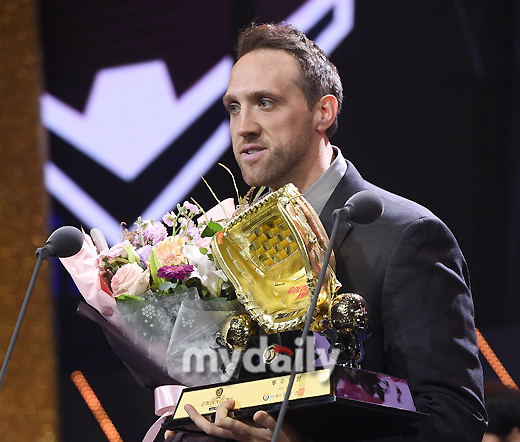 'GG 2회·KBO리그 MVP' 린드블럼, 은퇴…"야구 통해 삶에 대해 배웠다"