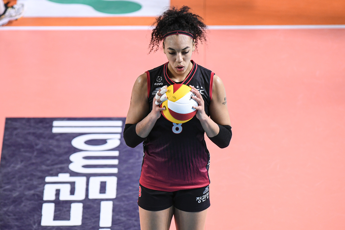 엘리자벳 22득점··· KGC인삼공사, 3위 싸움 본격 참전