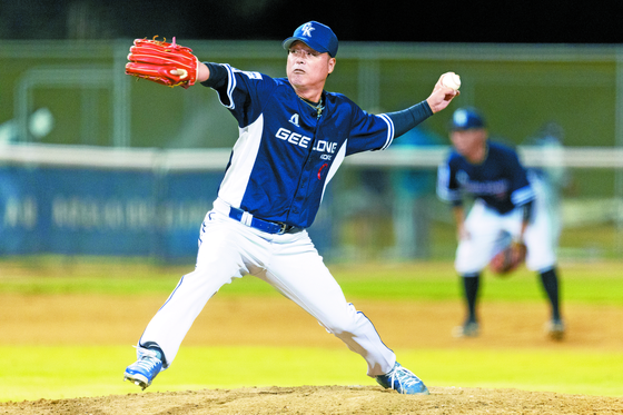 53-year-old pitcher Koo Dae-sung says record-breaking return was unplanned