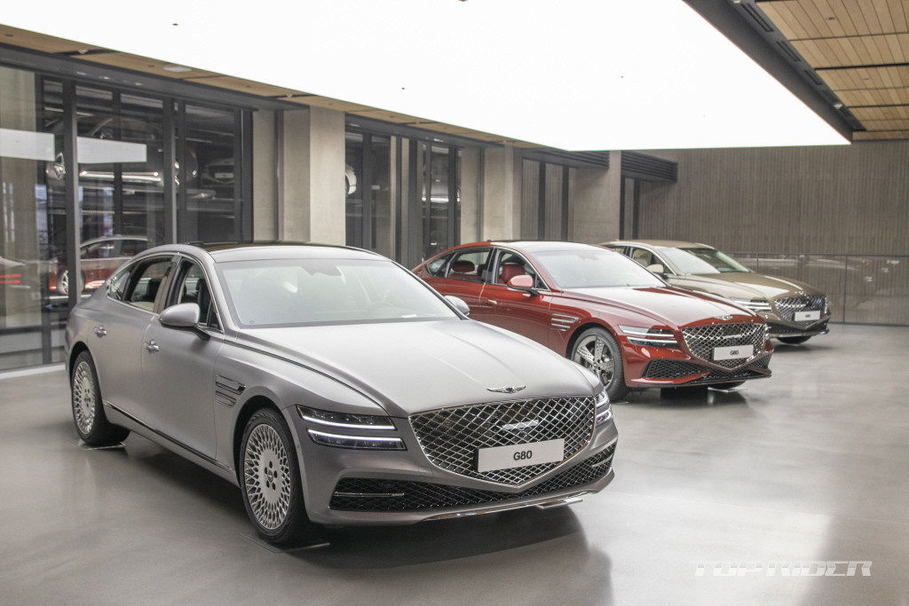 제네시스 G80 2023년형 8천만원대 사양, 실물은 이런 모습 | 탑라이더