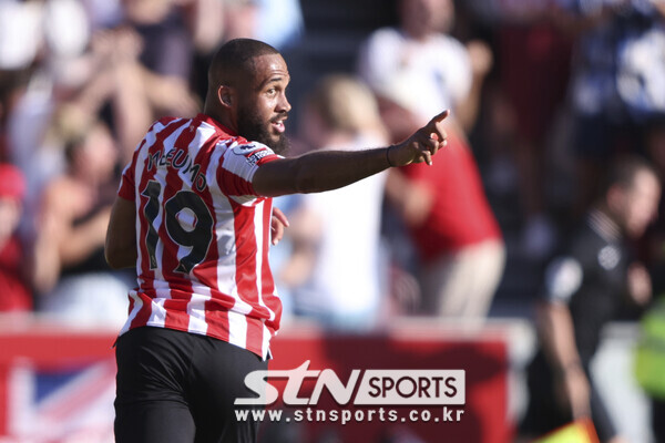 [EPL zip] '음뵈모 1골 1어시스트' 브렌트포드, 사우스햄튼 3-0 완파