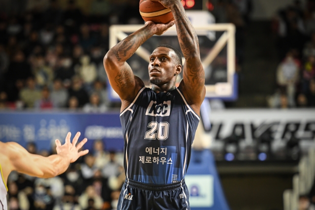 3점에 갈린 승부…‘6강 라이벌’ KCC 1보 전진, DB는 후퇴