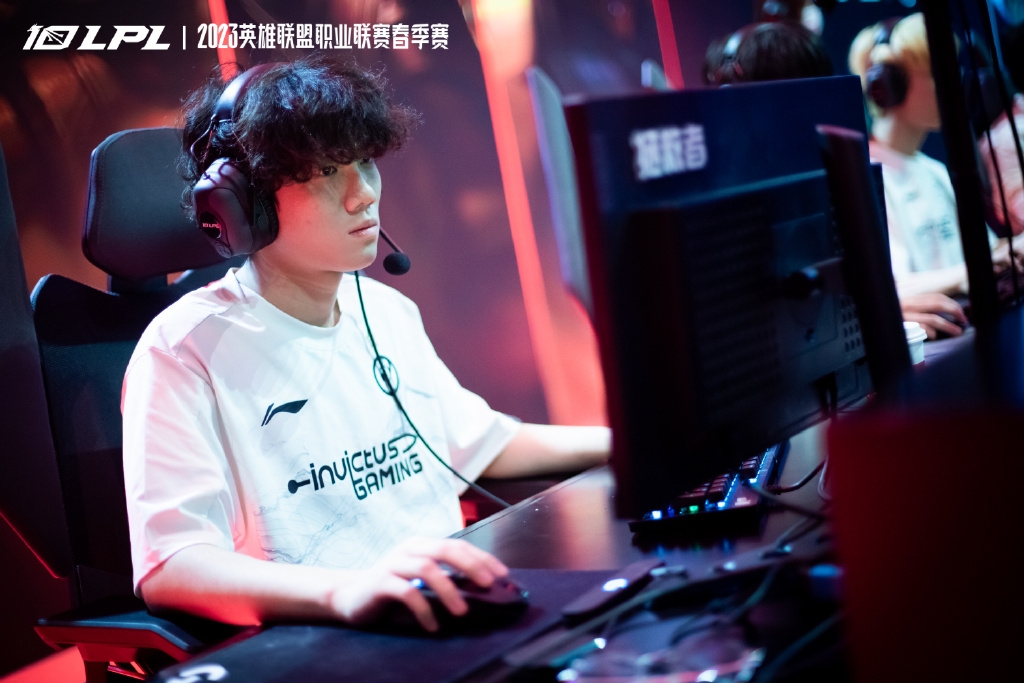 [LPL] 'YSKM' 활약한 IG, LGD 게이밍 꺾고 선두 탈환