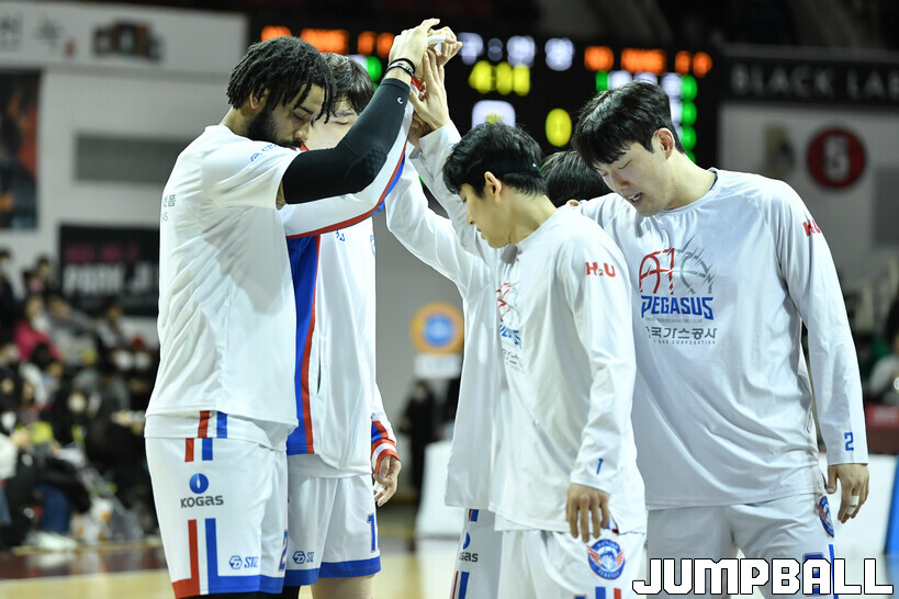 [뒷북STAT] 가스공사의 7점 차 승부 9연패, KBL 최초의 불명예