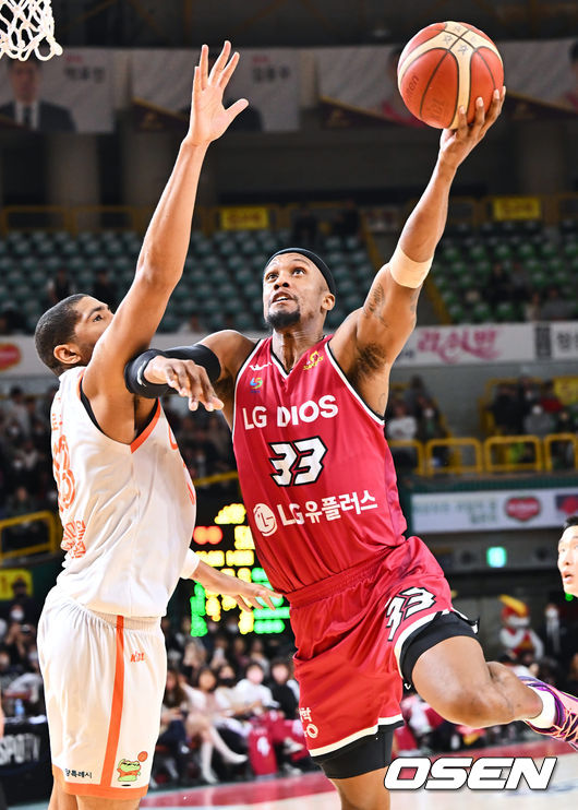 LG, 캐롯 꺾고 홈 6연승 질주... KGC 팀 최다 10연승