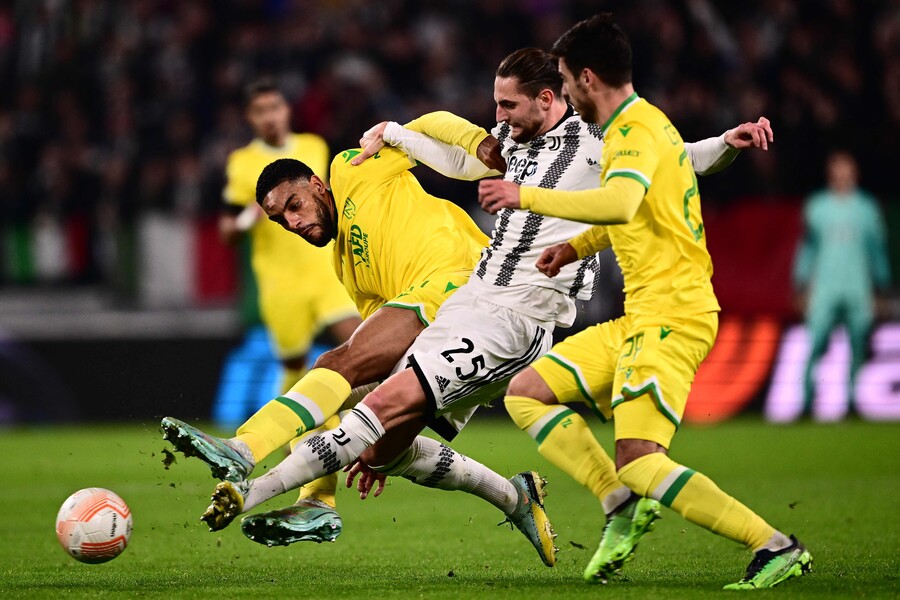 [UEL 16강 PO 1차전] ‘장군멍군’ 바르사-맨유…무리뉴의 로마는 '16강 빨간불'(종합)