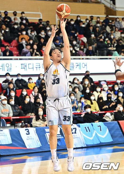 '이승현 21점 7리바운드' KCC, DB에 승리...6위 유지