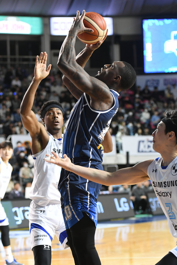 치열한 6위 싸움, KCC·KT가 웃었다