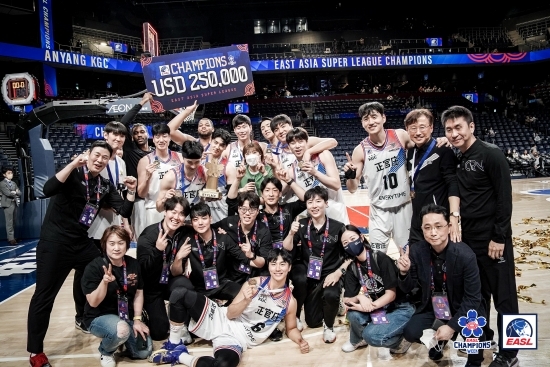 동아시아 1황은 KGC, SK 꺾고 EASL 챔스 위크 초대 챔피언…MVP 스펠맨