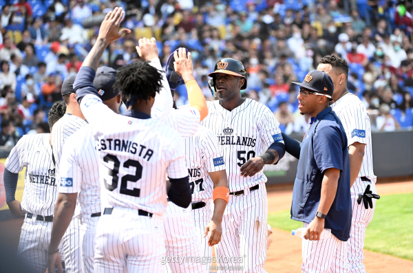 ‘40살 맞아?’ 2안타에 도루까지, KIA 우승 이끈 버나디나 ‘여전하네’ [WBC]