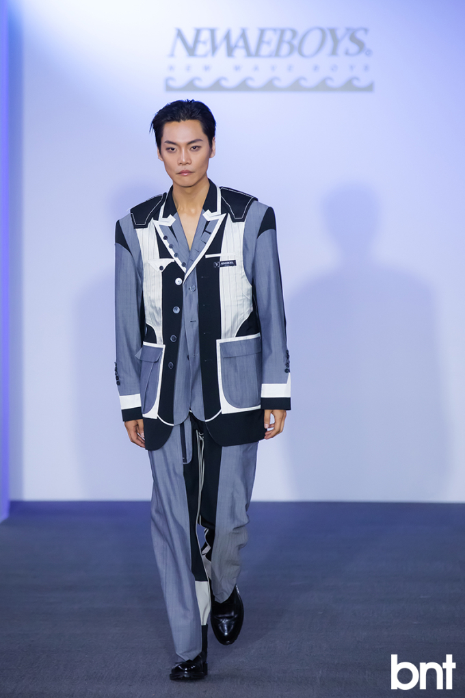 [bnt포토] 모델 기무 '뉴웨이브보이즈 패션쇼 시작을 알리는 독보적 카리스마'
