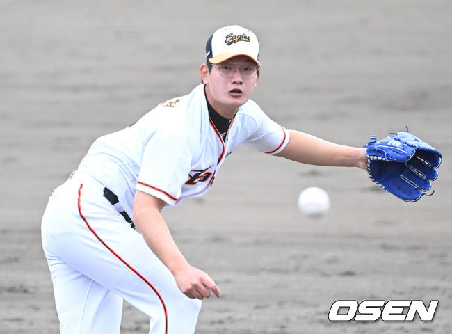 "158km 김서현, 짜릿한 구위…삶의 교훈도 일찍 배웠다" 수베로 감독