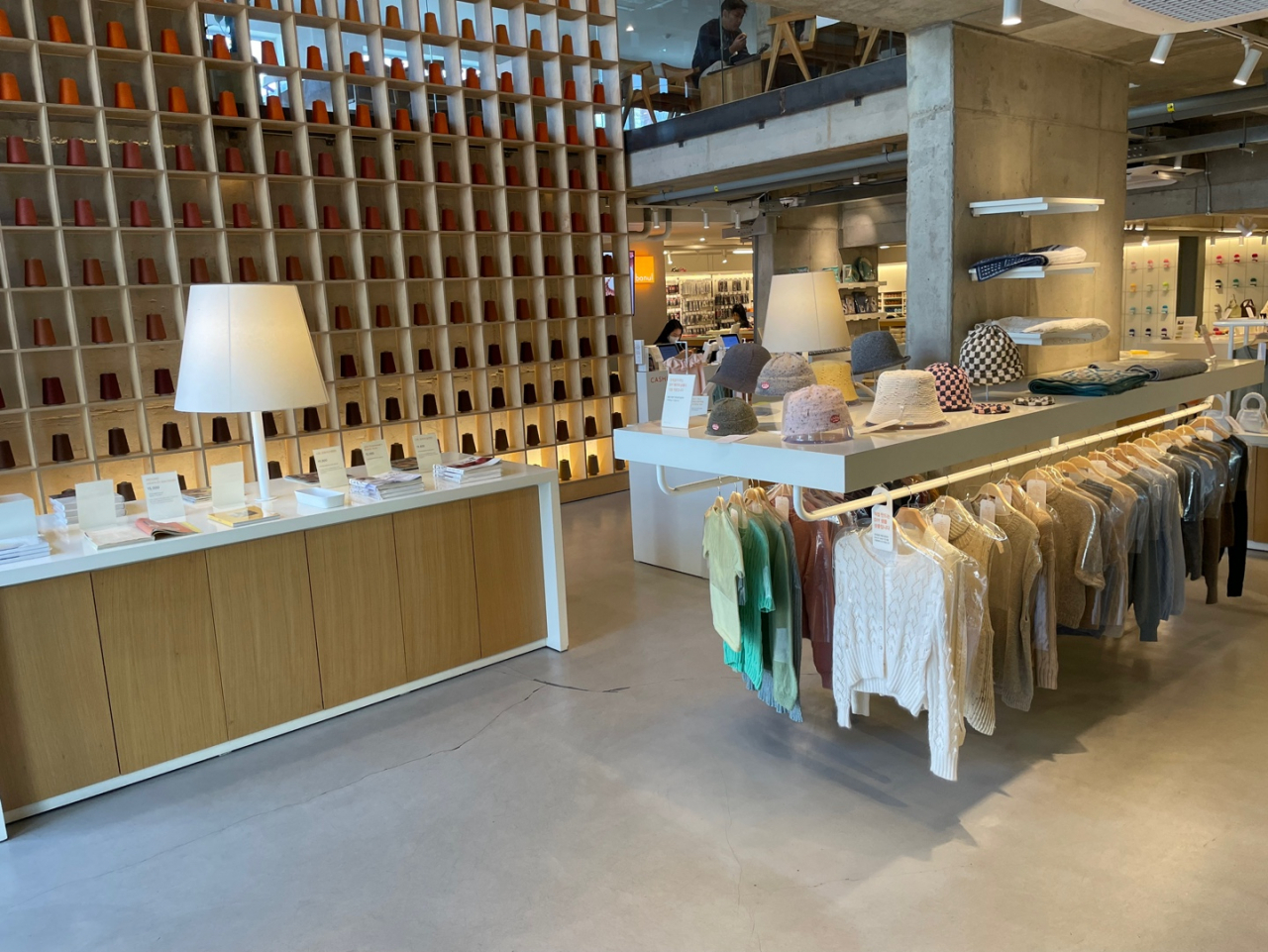 [Well-curated] Knitting, luxury car exhibition and Spring adventures