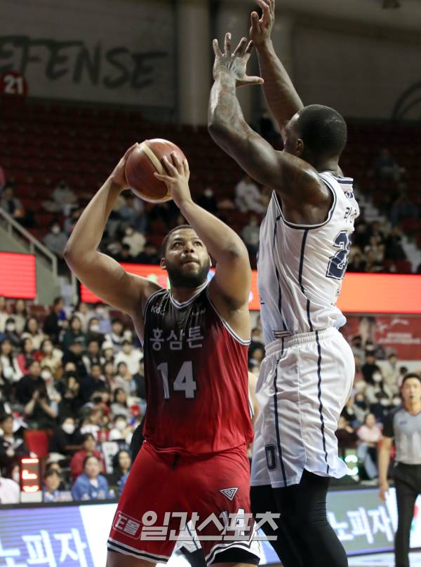 [IS 안양] KCC 압도한 KGC, 4강 PO 확정...'우승 매직넘버 1'