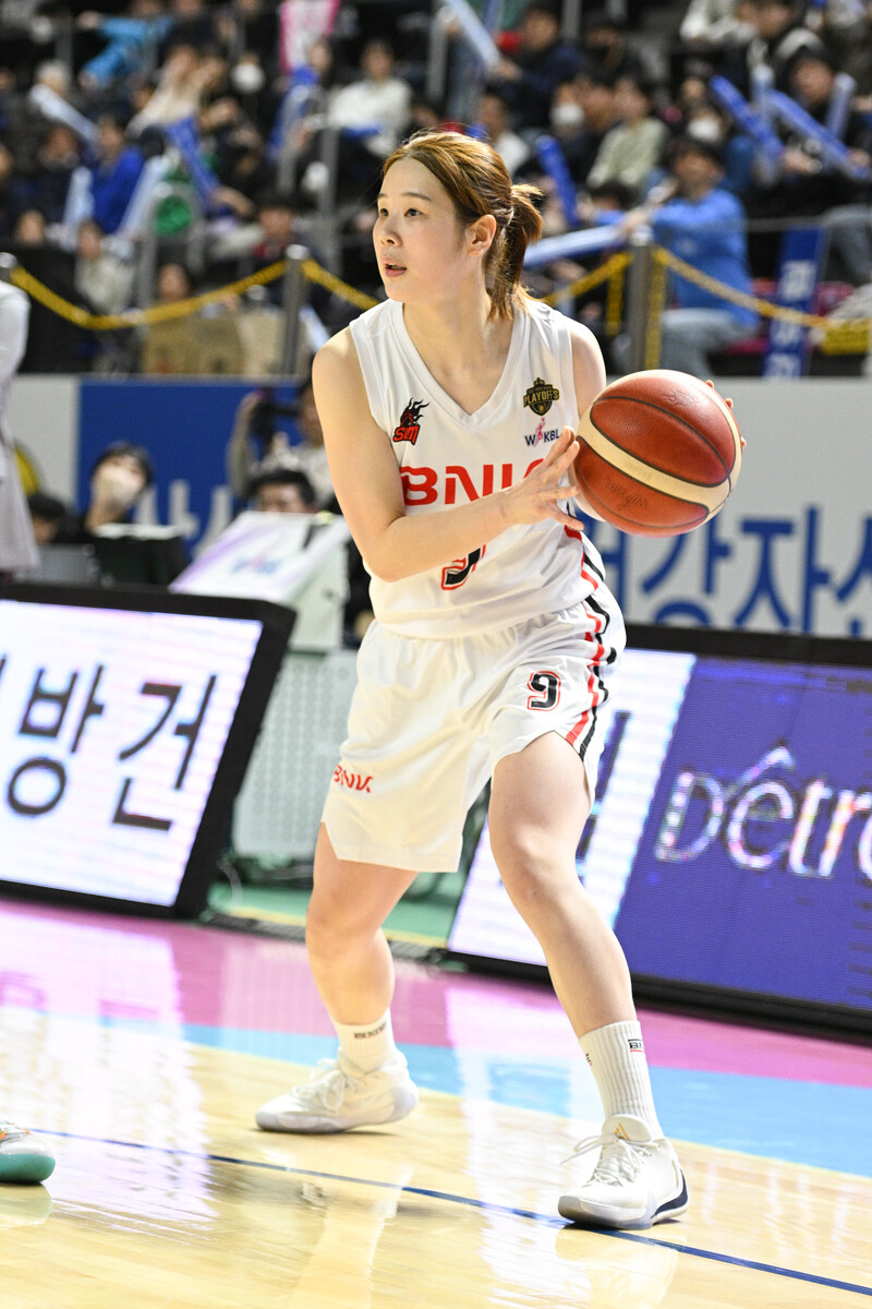 [WKBL FINAL] 약점으로 뽑혔던 BNK의 벤치, 챔피언 결정전 2차전에서는 달랐다